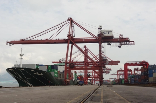 Press Center - Delta Presents Energy-Saving Harbor Crane Solutions - Delta